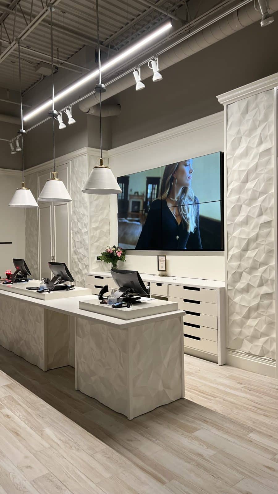 Laura Melanie Lyne Store Front - Modular Arts - goodfellagroup